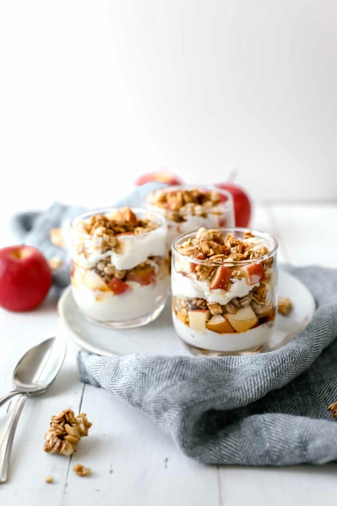 Pomegranate Breakfast Parfait - Jar Of Lemons