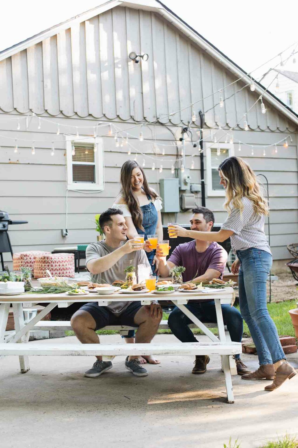 Casual Summer Gathering - Let's Eat Outside! - Jar Of Lemons