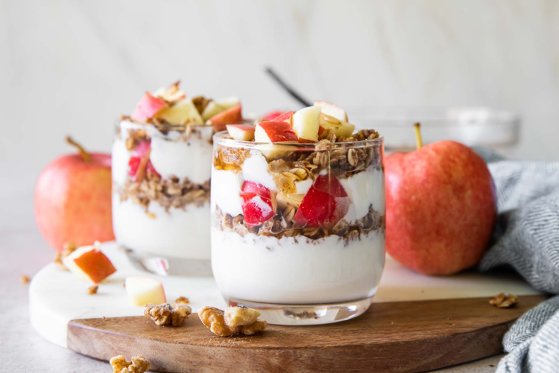 Apple Crumble Parfaits - Jar Of Lemons