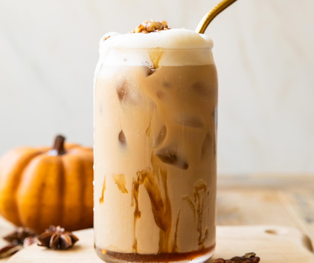 Starbucks Pecan Crunch Oatmilk Latte - Jar of Lemons
