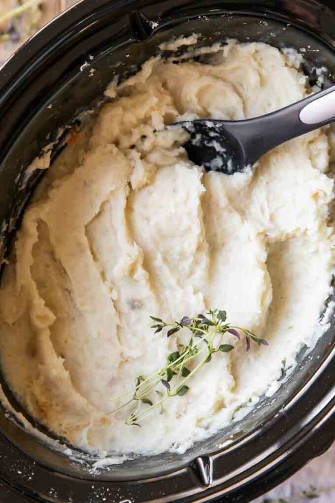Slow Cooker Mashed Potatoes Recipe (+ Thanksgiving Tips) - Jar Of Lemons