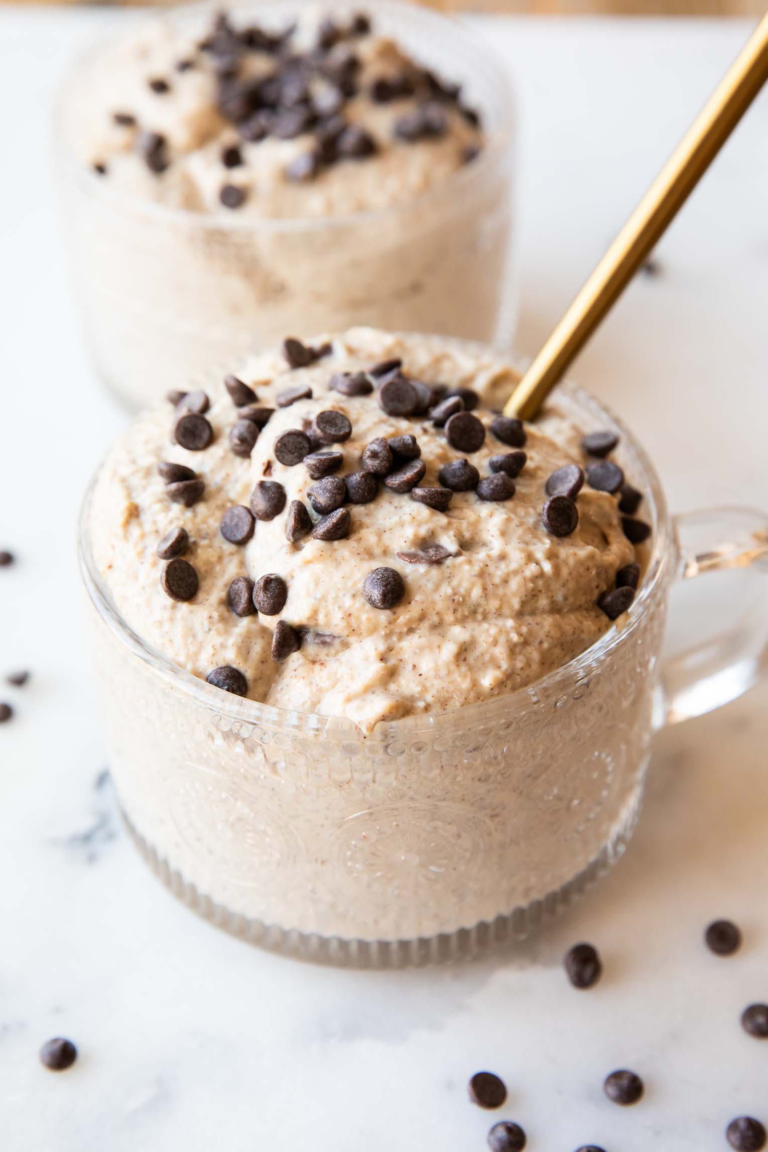 Chocolate Chip Cookie Dough Overnight Oats - Jar Of Lemons