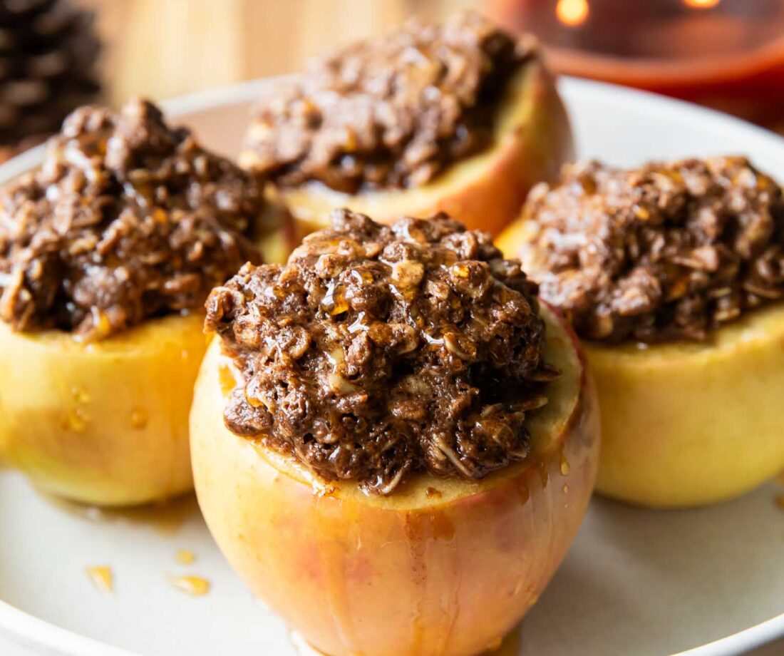 Baked Apples (Healthy Apple Crumble) - Jar Of Lemons