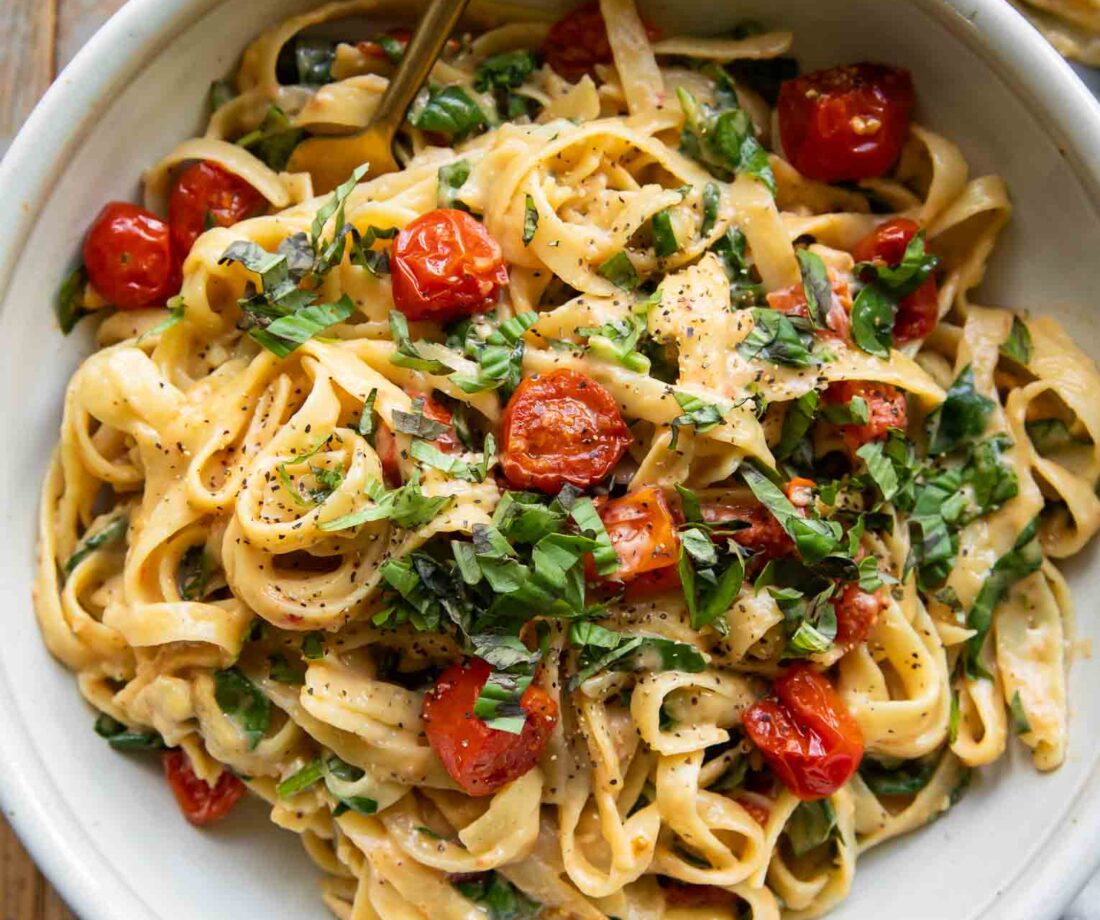 Creamy Brie Pasta Recipe - Jar Of Lemons