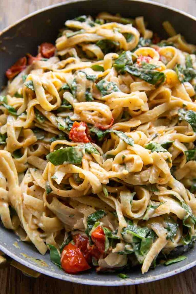 Creamy Brie Pasta Recipe - Jar Of Lemons